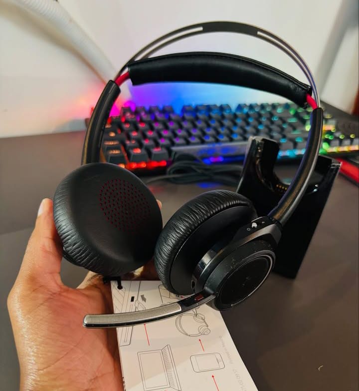 Poly Voyager Focus 2 MS Stereo Bluetooth Headset (Microsoft Teams Cert ...